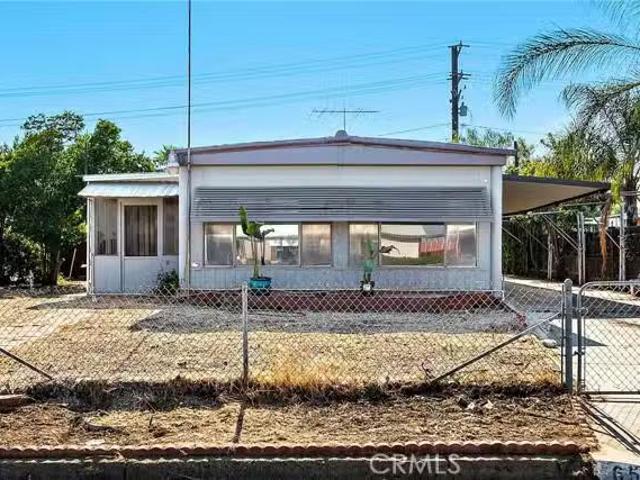 650 CHEROKEE RD, PERRIS, CA 92570 Manufactured On Land For Sal.