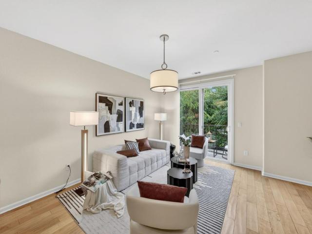 650 Almaden Walk Loop