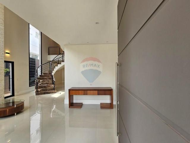 650 Área Útil Casa de Condomínio Alugar, 4 Dormitórios localizado em Alphaville Residencial Plus, Barueri, São Paulo, 06471001 | Brasil