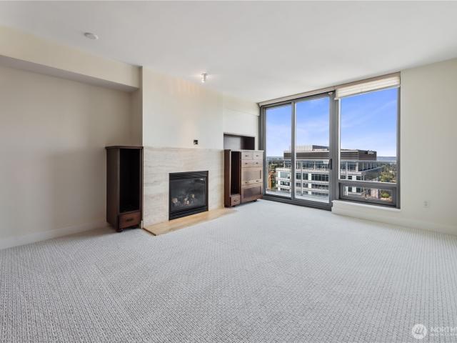 650 Bellevue Way NE # 4006