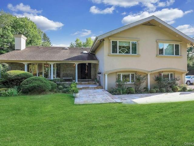 650 Bryant Ave, Roslyn Harbor, NY 11576