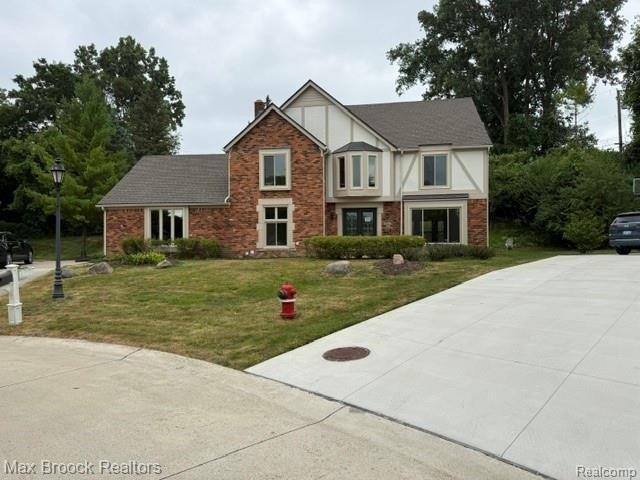 650 Deerfield Ct, Rochester Hills, MI 48309