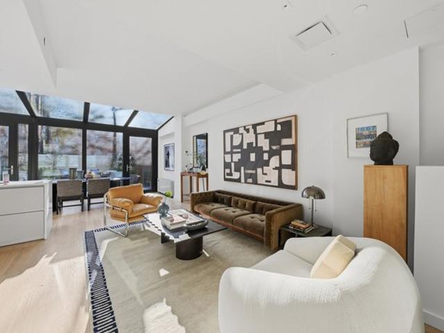 650 E 6th St Unit Th, New York, NY 10009