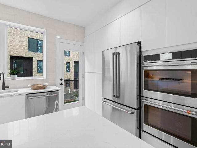 650 fairmount avenue #j1, philadelphia, us, pa