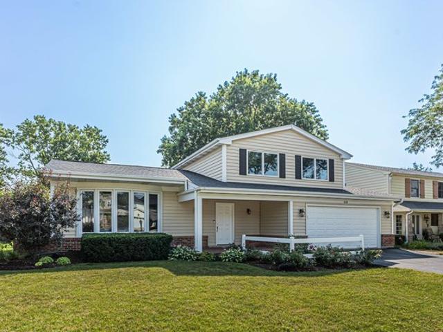 650 Newport Ave, Westmont, IL 60559