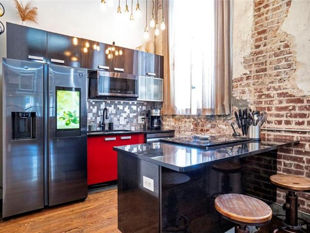 650 NE Glen Iris Drive NE 30