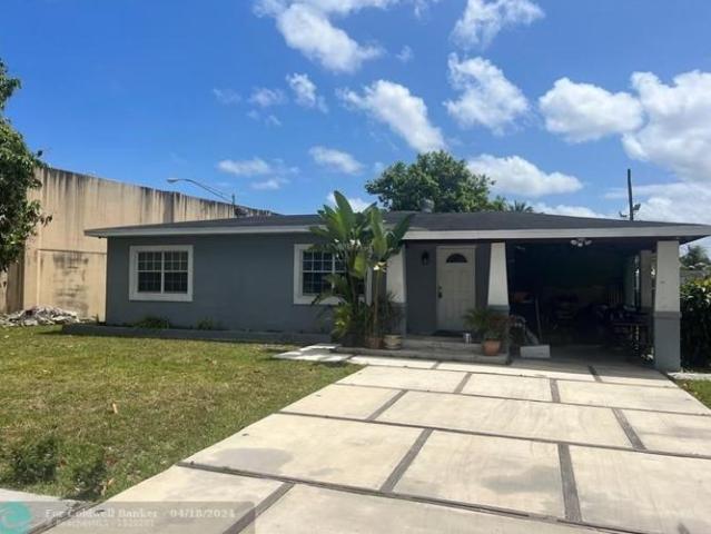 650 NW 153rd St, Miami, FL 33169