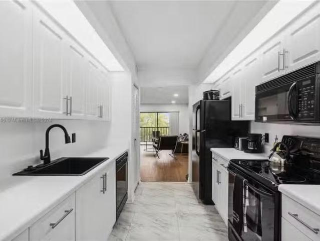 650 SW 138TH AVE APT 404J, PEMBROKE PINES, FL 33027 Condo/Town.