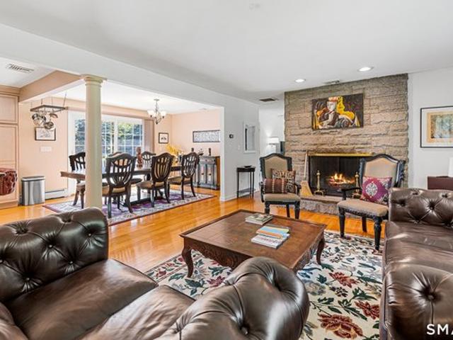 650 Racebrook Rd, Orange, CT 06477