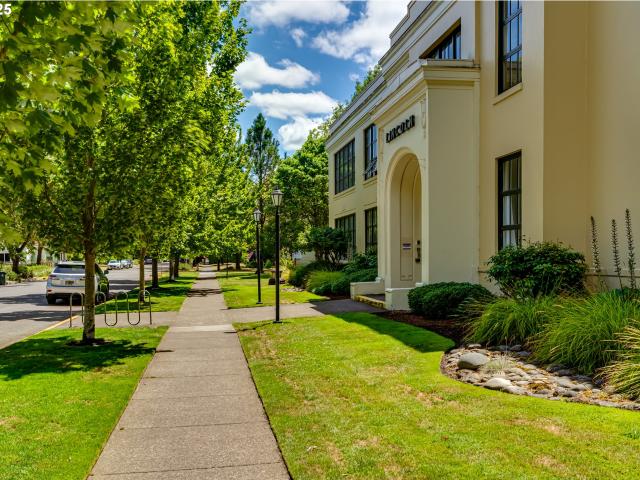650 W 12TH AVE # 216