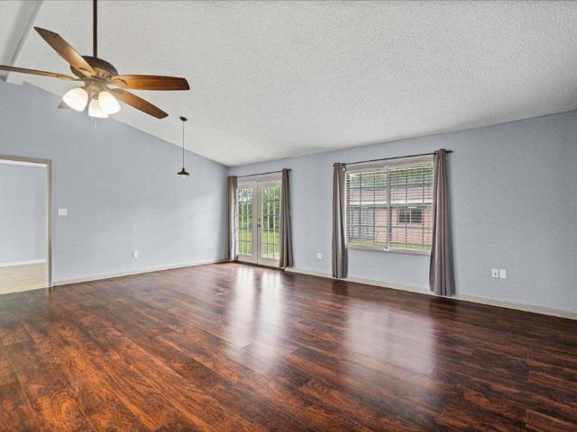 650 W Austin Rd