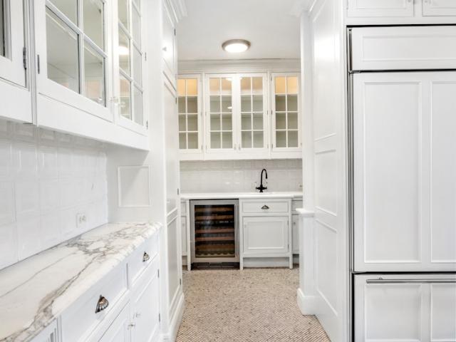 650 W END Avenue 9A