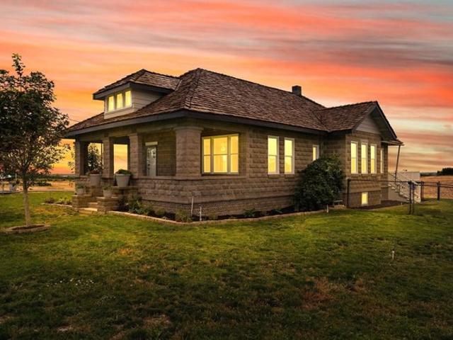 650 White Rd, Zillah, WA 98953