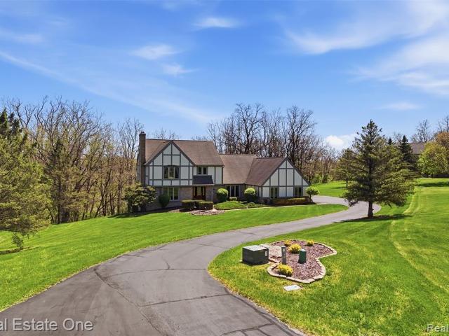 6514 Mountview Court