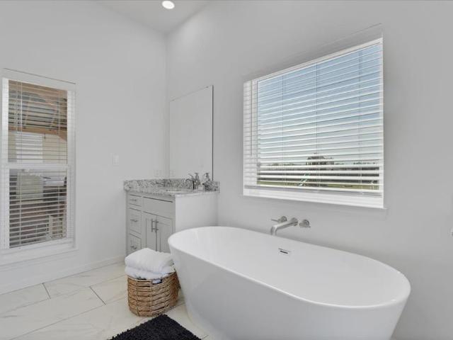 6514 Old Clarksville Rd, Reno, TX 75462 | MLS #21323