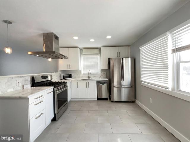 6515 Carriage Dr, Alexandria, VA 22310 | MLS #VAFX2288