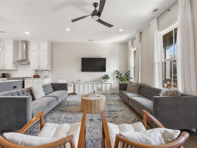 6515 Cortland Walk