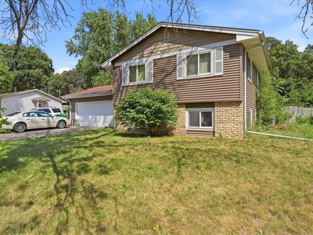 6515 Fridley St NE, Fridley, MN 55432