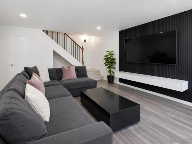 6516 Omega Dr, San Diego, CA 92139