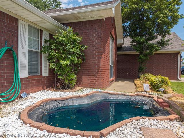 6516 Fallstone Road
