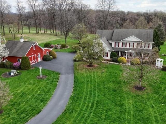 6516 Schoolhouse Rd, Hershey, PA 17033