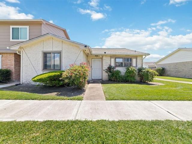 6517 S Briar Bayou Dr, Houston, TX 77072