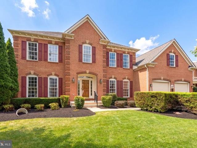 6518 Debhill Ln, Gainesville, VA 20155