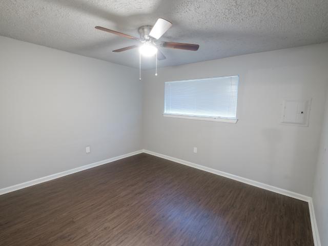 6519 Sloan 8