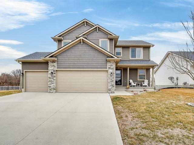 6510 Sunlight Dr, Pleasant Hill, IA 50327