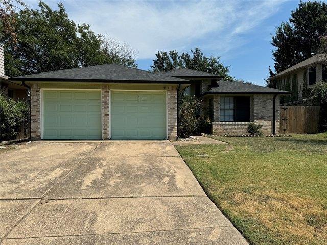 6511 Devine Dr, Arlington, TX 76001