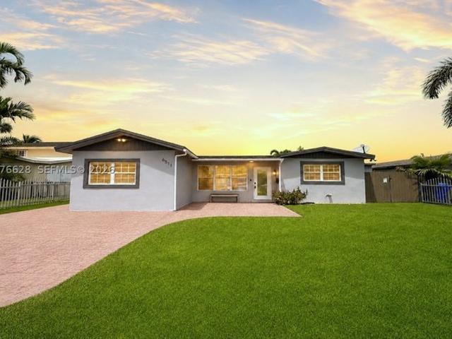6511 Park St, Hollywood, FL 33024
