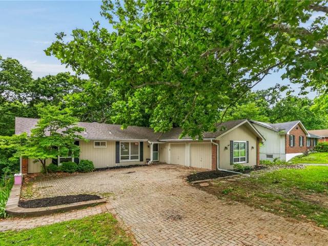 6512 NW Quail Run Drive