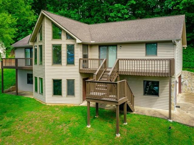 6512 Stonington Dr, Hixson, TN 37343