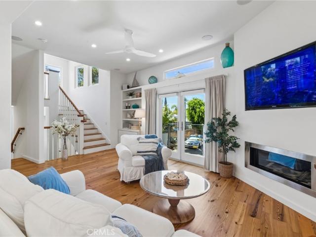6512 Surfside Lane