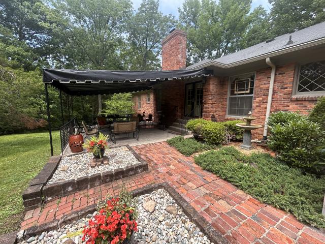 6513 Brownlee Dr