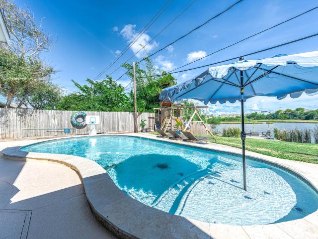 6513 Golf Crest Drive