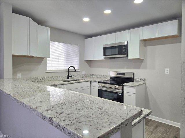 651 26th St, Newport News, VA 23607