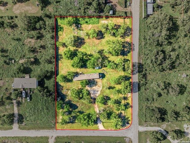 651 County Road 4647, Hondo, TX 78861