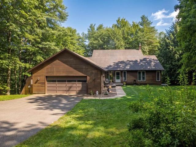 651 Colonial Dr, Rutland Town, VT 05701