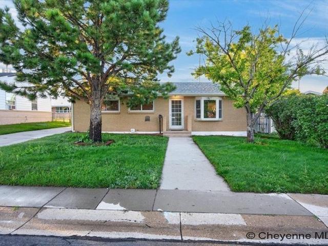 651 Creighton St, Cheyenne, WY 82009