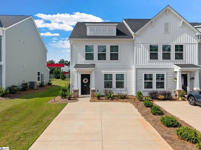 651 Blossom Run Dr, Spartanburg, SC 29307
