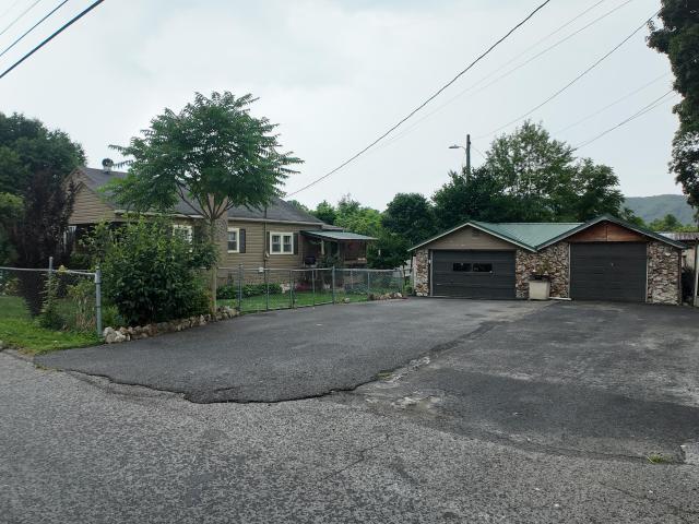 651 Broyles Avenue