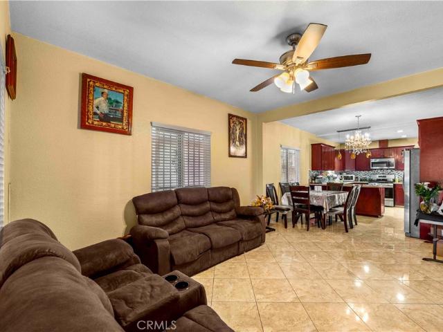 651 E 53rd