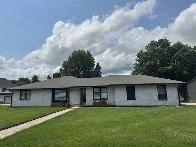 651 Lake Dr, Marshall, MO 65340