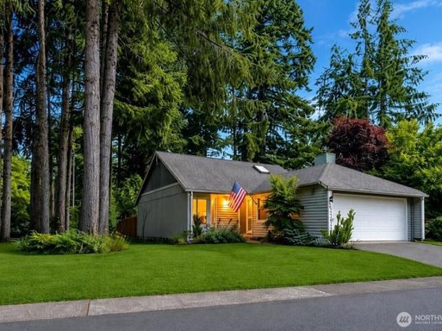 651 Malibu Dr SE, Lacey, WA 98503