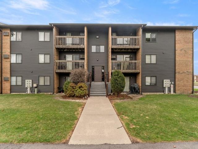 651 N Virginia Rd Unit 328, Crystal Lake, IL 60014
