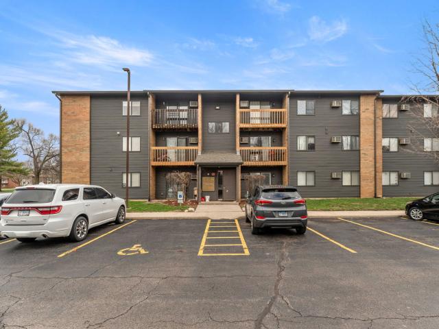 651 N Virginia Rd, Unit 328, Crystal Lake, IL 60014 | MLS #12621 | Compass