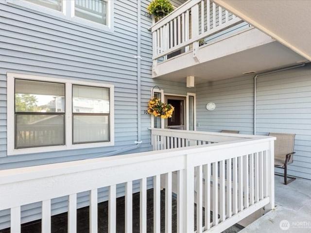 651 SE Bayshore Dr Unit C102, Oak Harbor, WA 98277