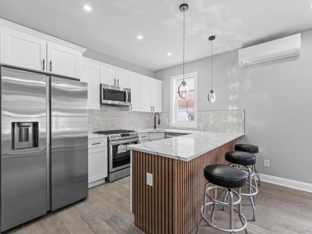 651 St Lawrence Avenue