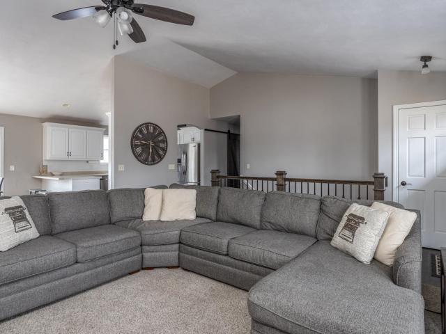 651 rundquist way